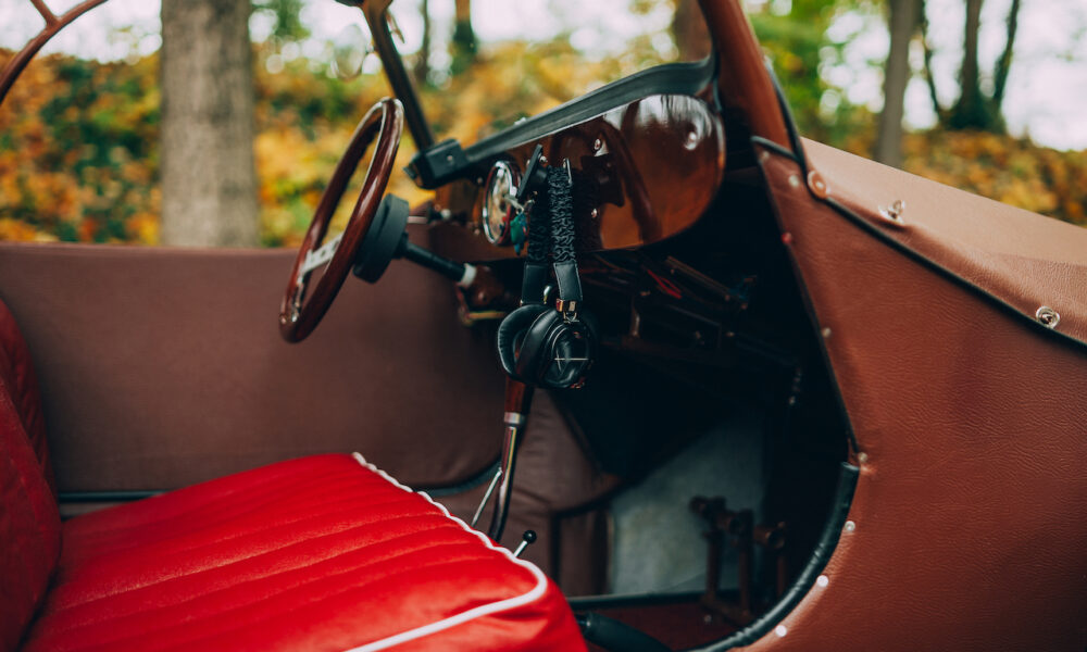 How to Choose the Right Cover for Your Stored Vehicle - Lifebru