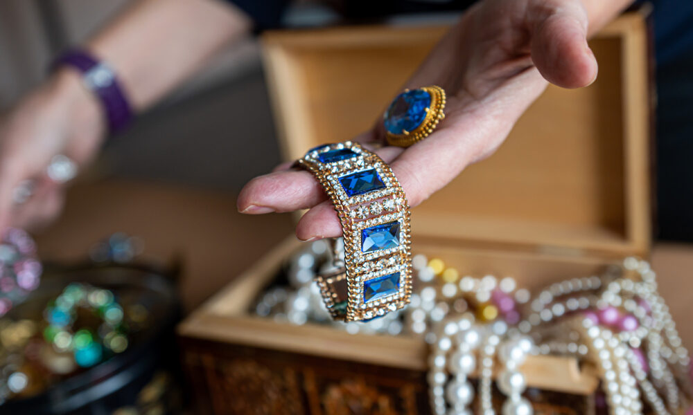 How Estate Sale Services Can Help with Settling a Loved One’s Estate ...